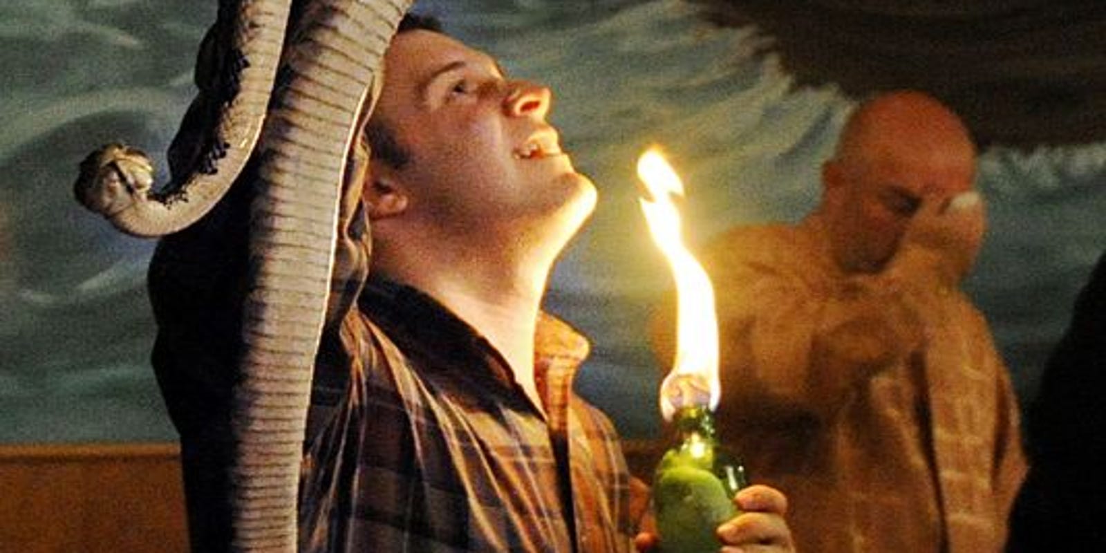 Ky. snake handler recovers from rattlenake bite