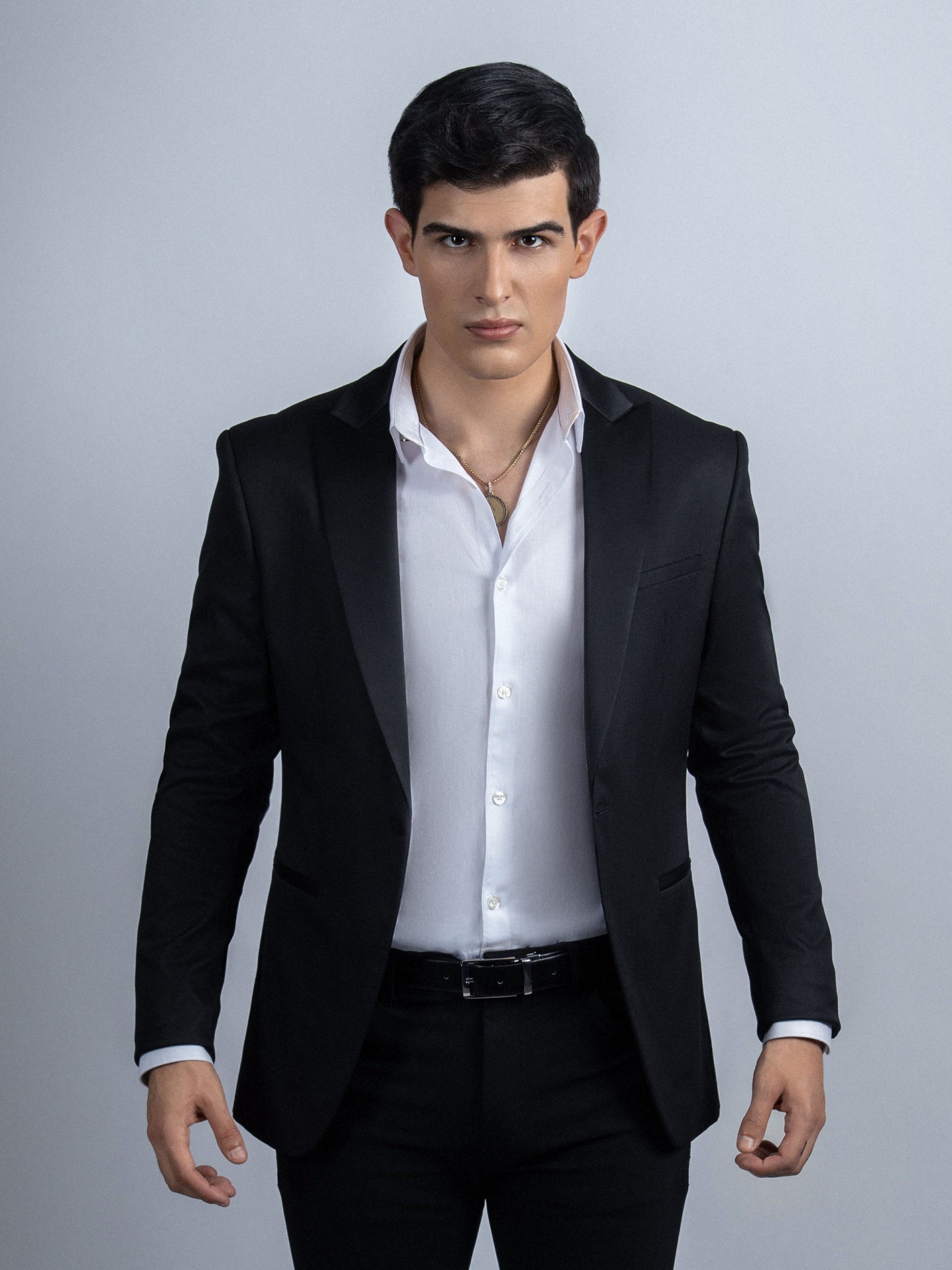 Adriel Favela dice sentirse orgulloso de representar a los Millenials