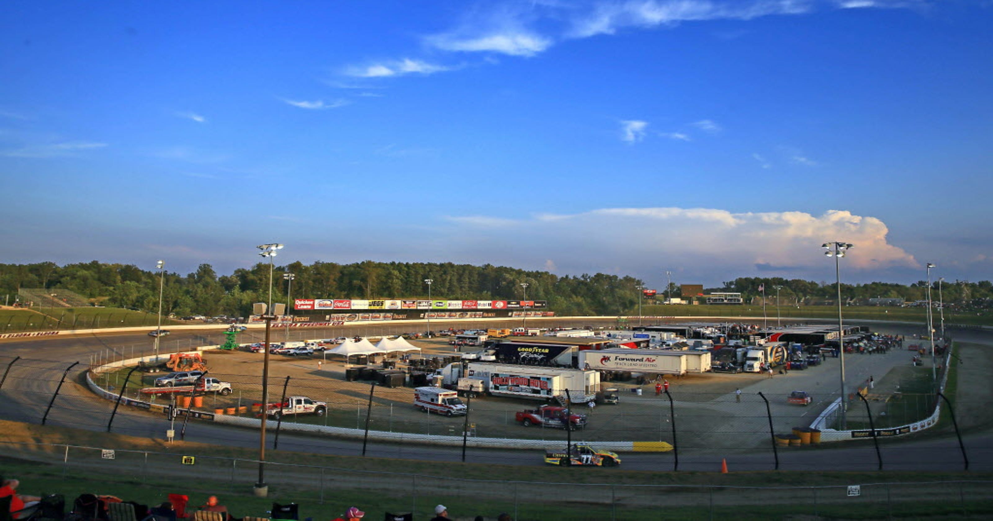 Driver dies after multi-car wreck at Ohio's Eldora Speedway
