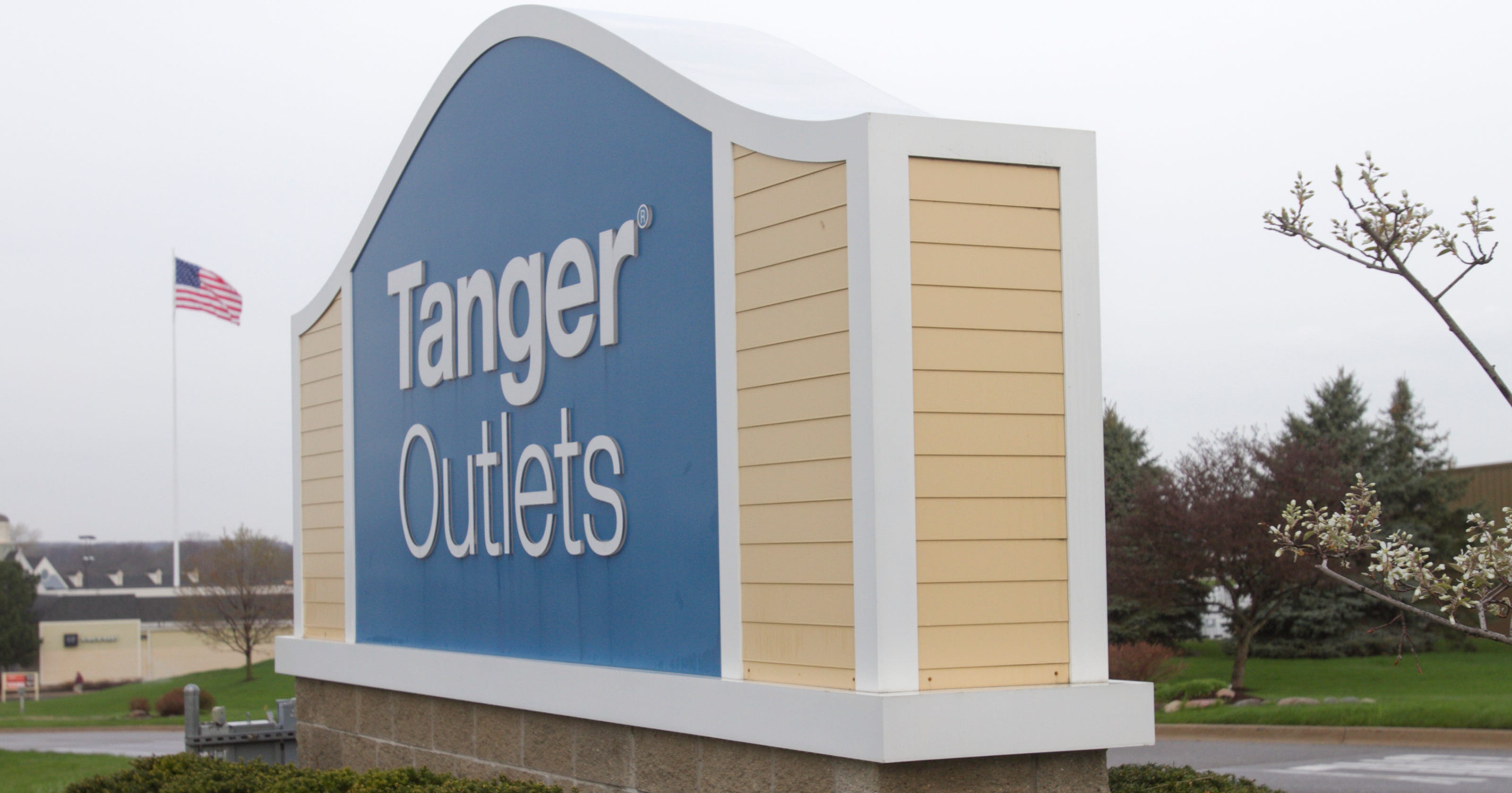 H&M among 3 new stores coming to Tanger Outlets