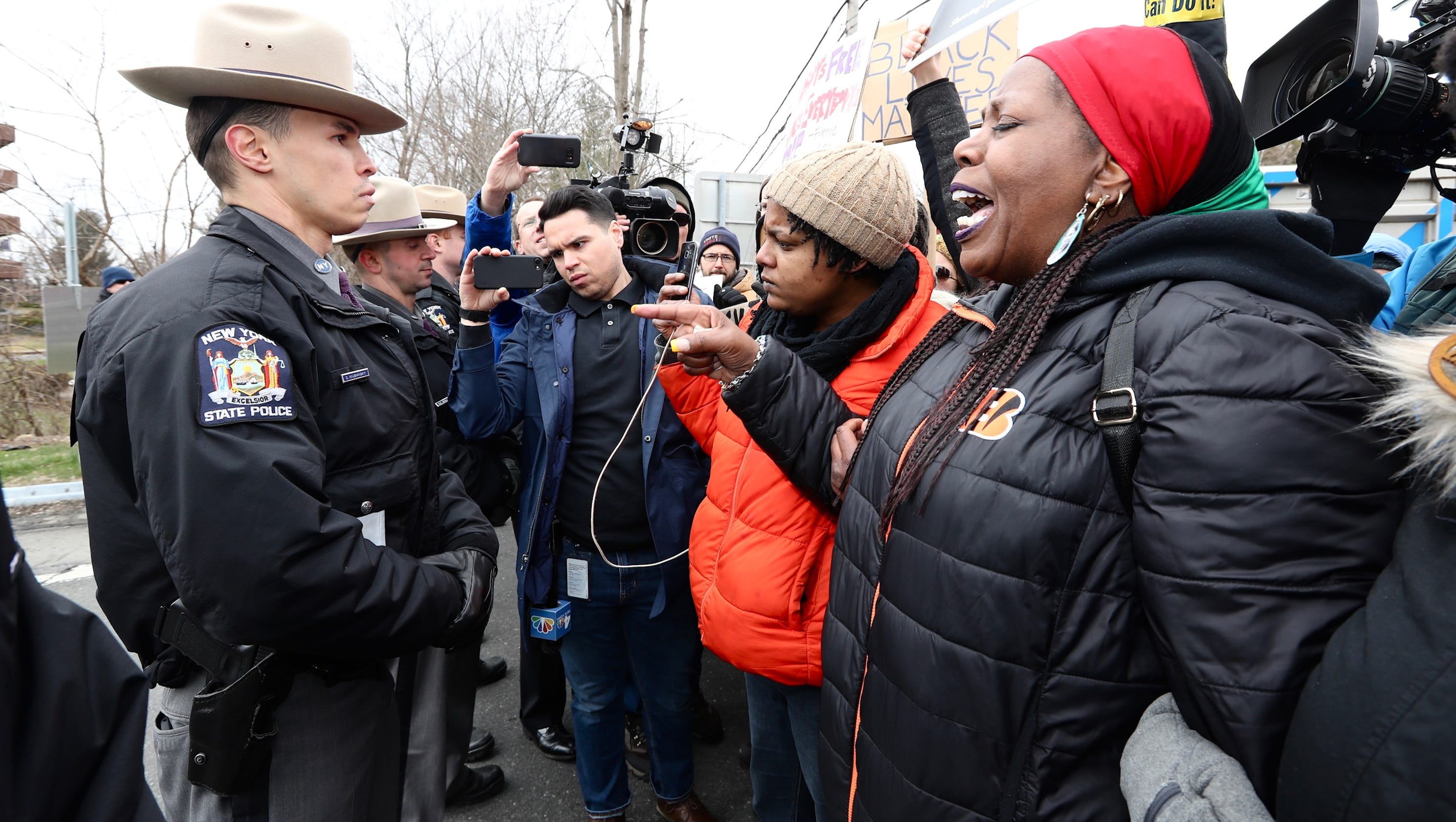 Black Women's March: Police block protesters