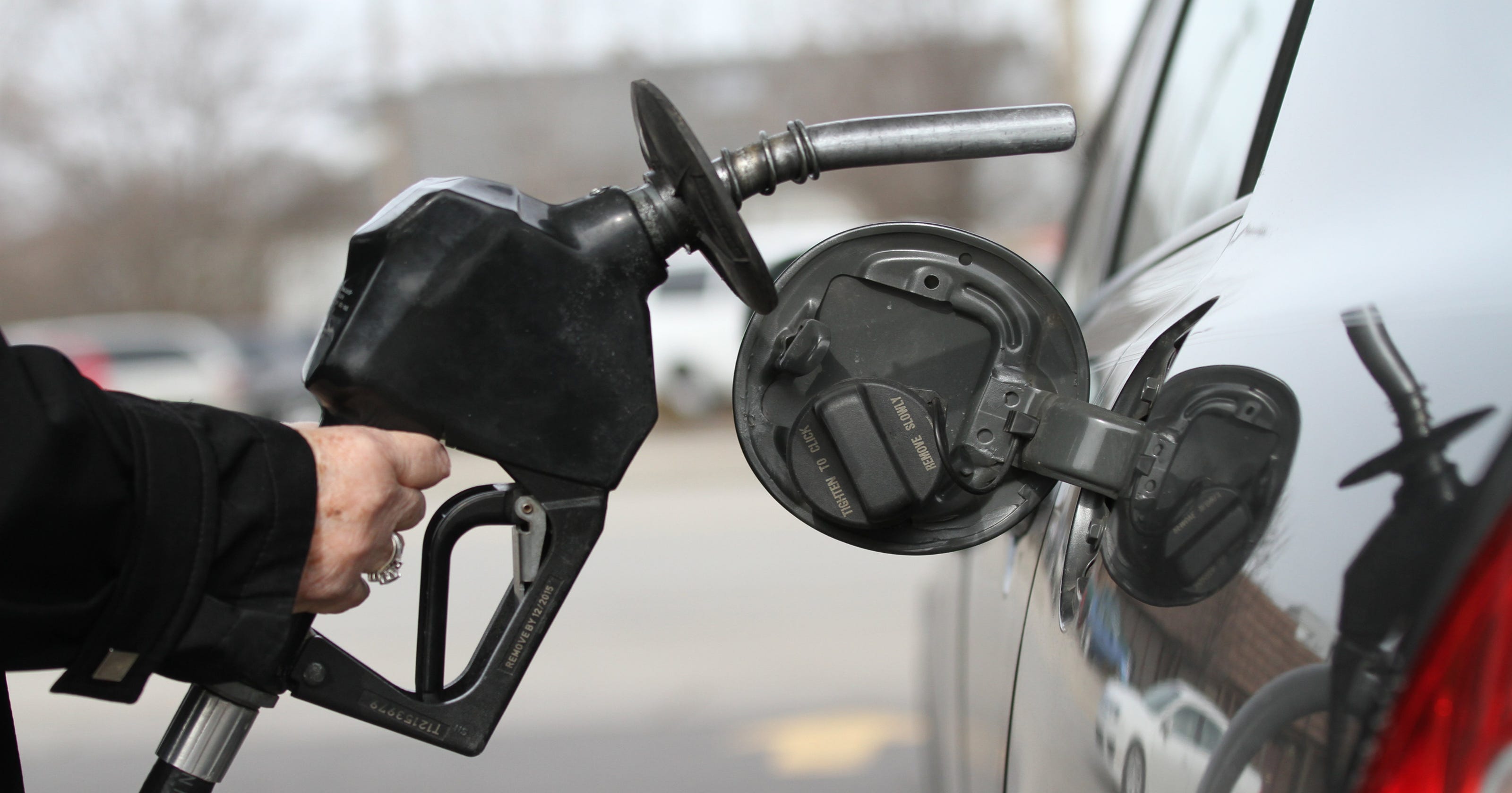 Fill up now! Michigan gas prices expected to jump later this week