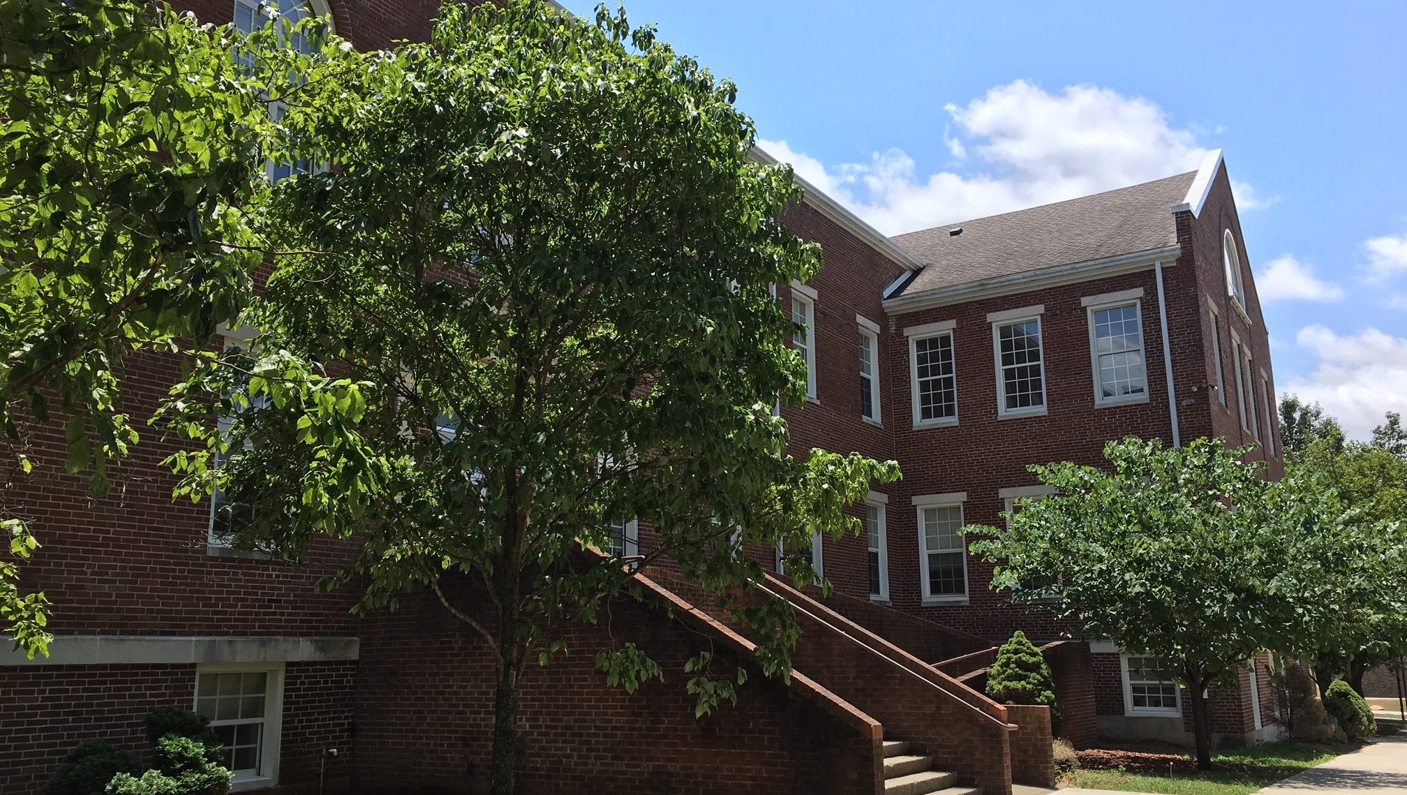 Interim leader of Tennessee School for the Deaf named permanent head