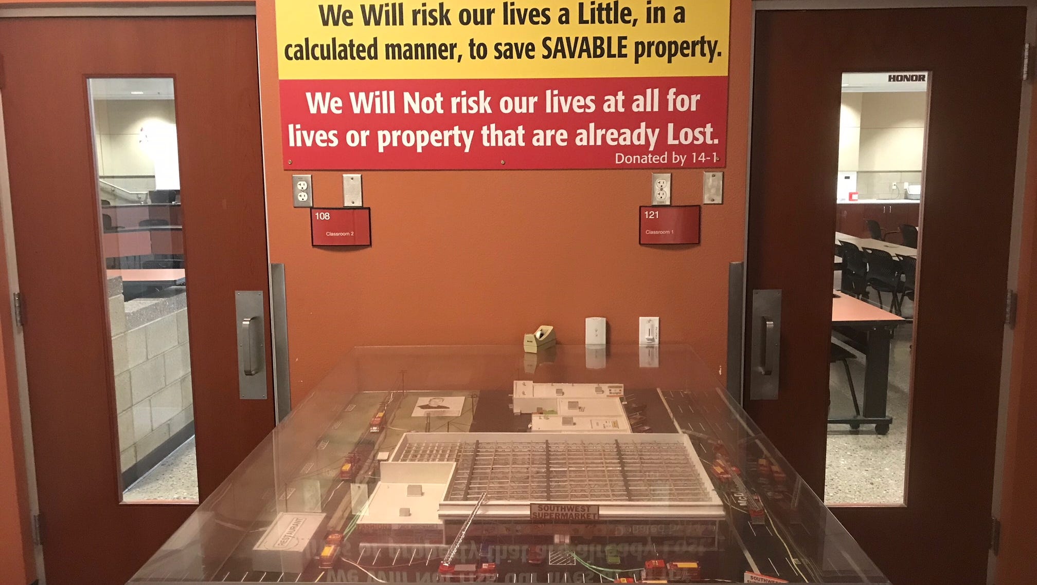 Phoenix firefighter's 2001 death influenced handling of Safeway fire