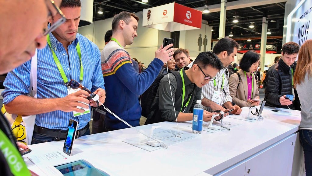 Google vs. Alexa, TVs and 5G to dominate CES 2019