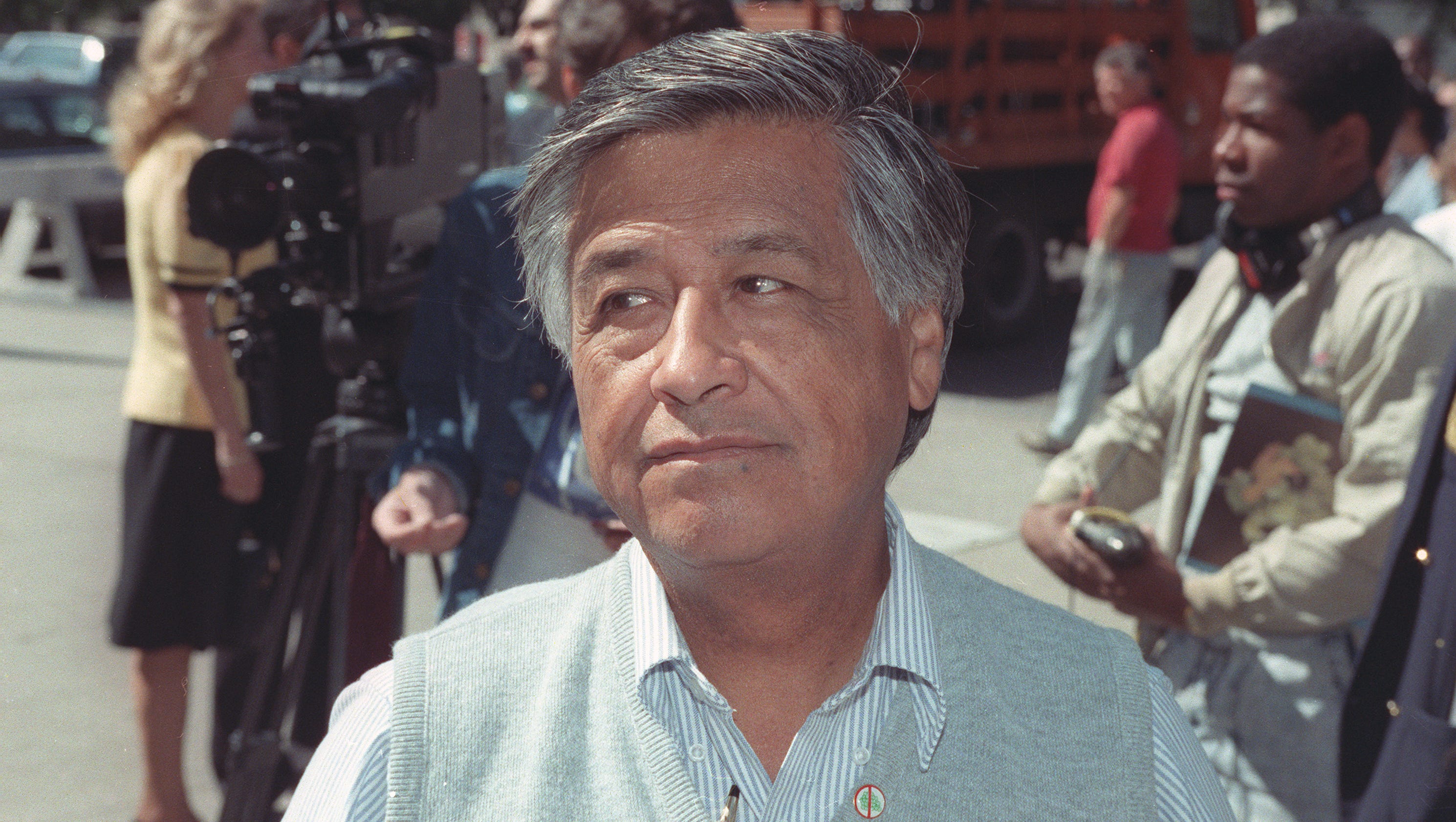 Cesar Chavez receives Navy honors 22 years after death