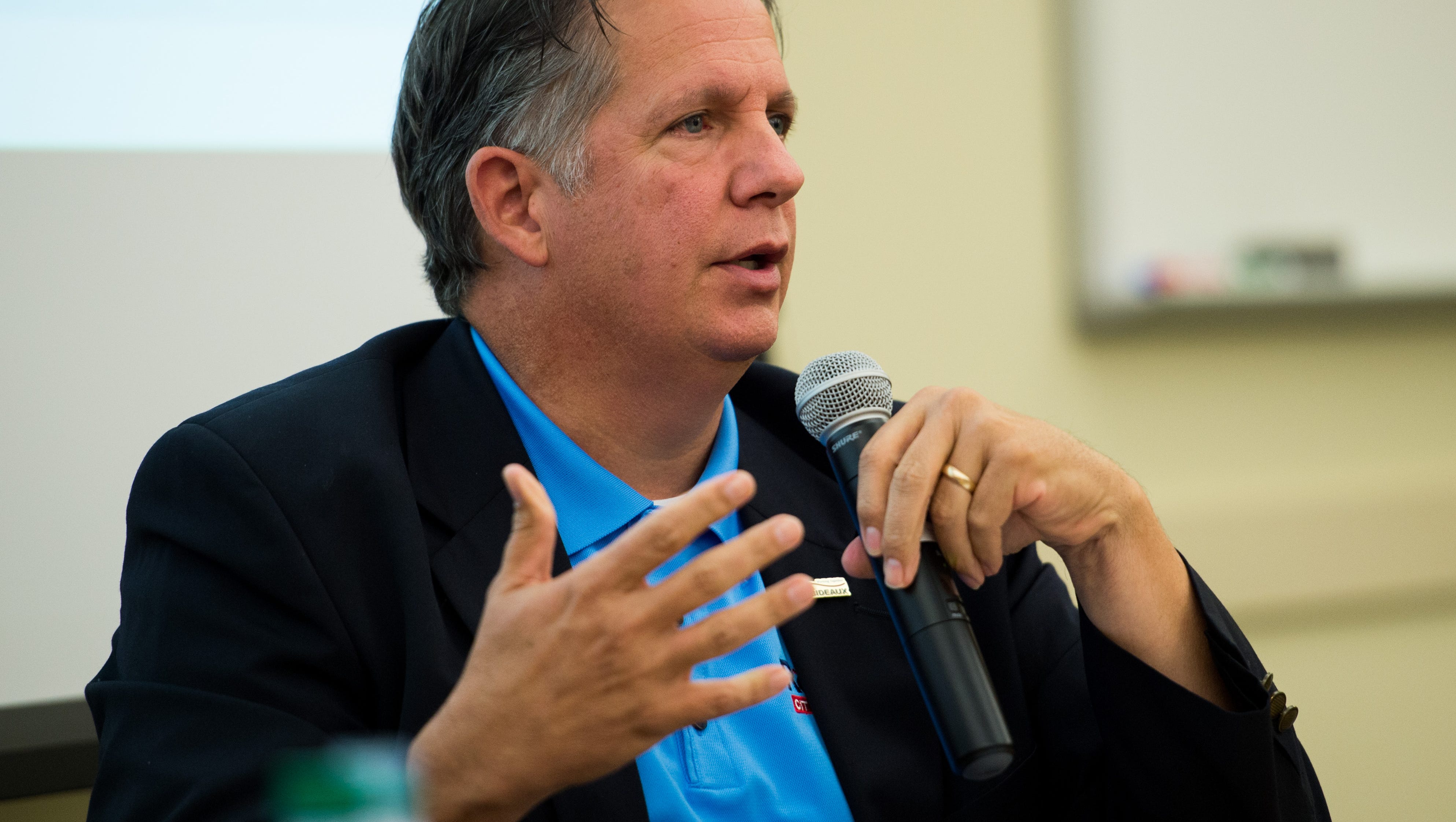 Joel Robideaux closing in on top administrators