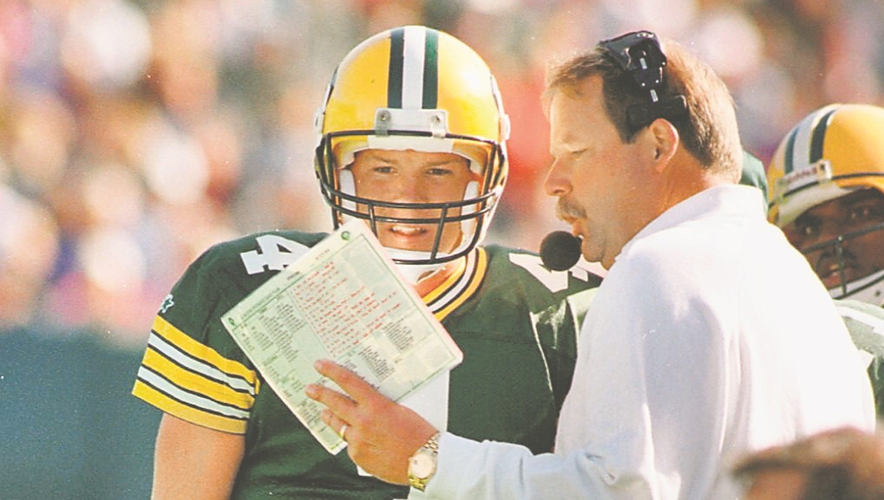Packers QB Brett Favre's first career win: Reliving it 25 years later