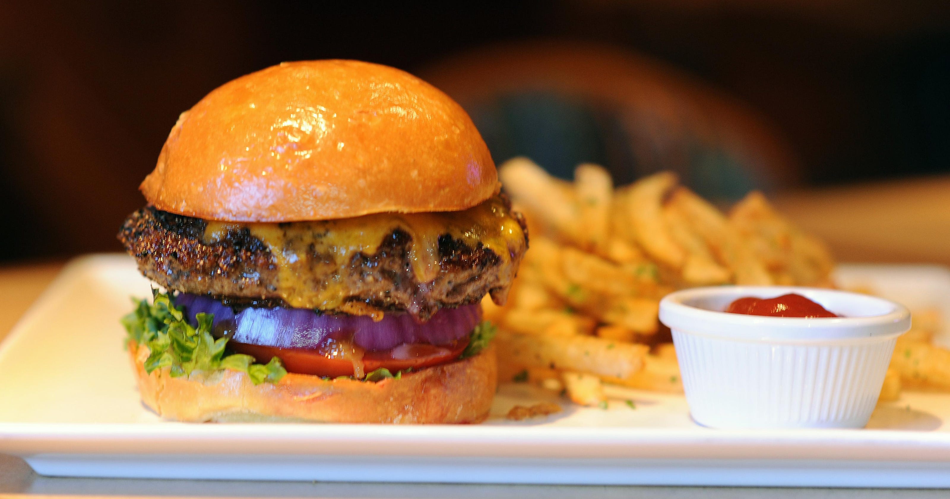 Delaware restaurants: Juicy burger night bargains