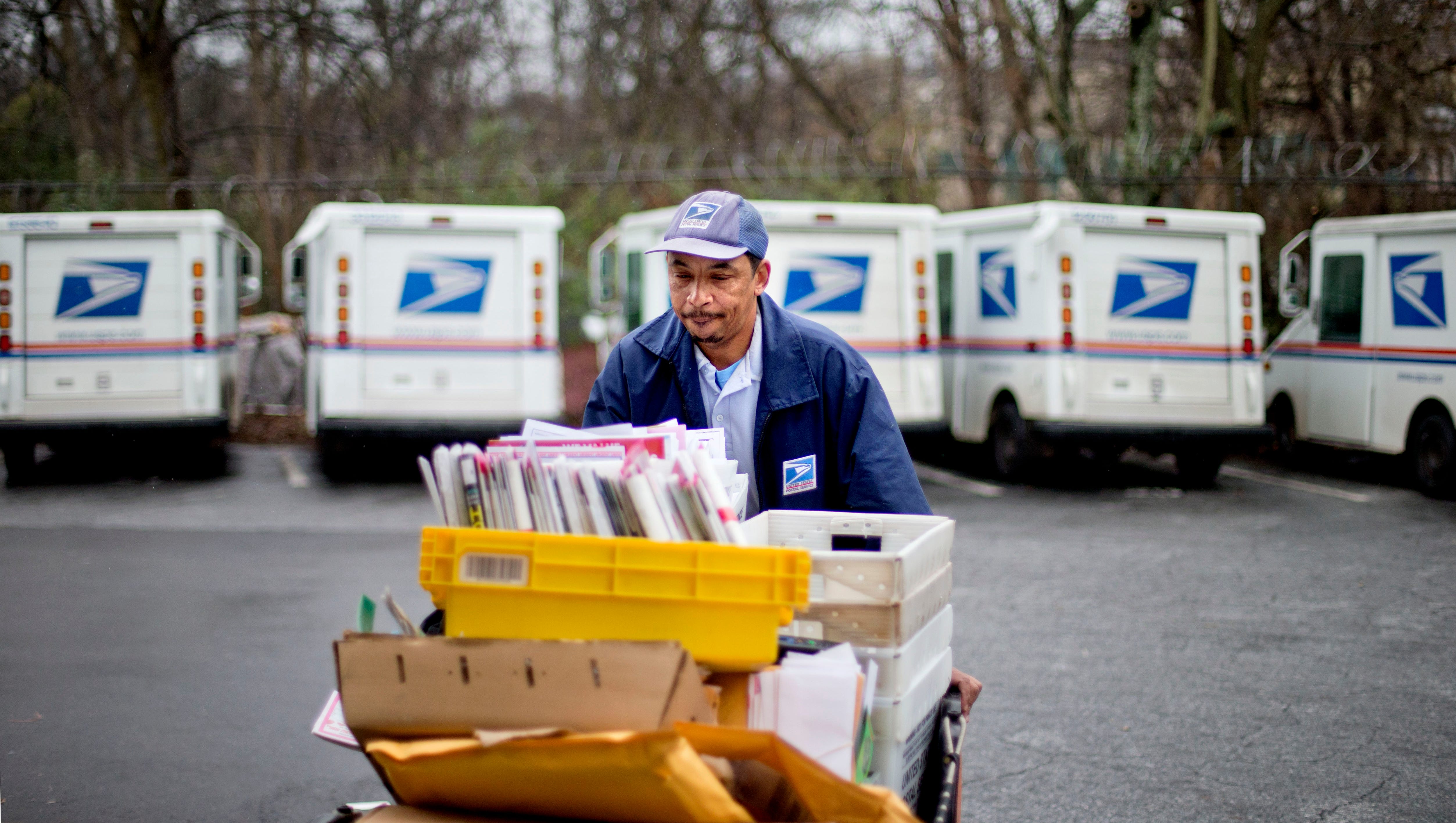 Postal Service expects 14% surge in holiday deliveries