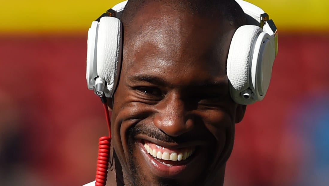 Redskins agree to one-year deal bringing TE Vernon Davis home