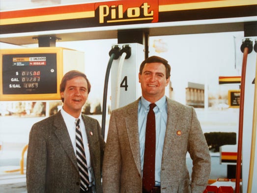 Haslams strike deal to sell majority of Pilot Flying J to Warren Buffett