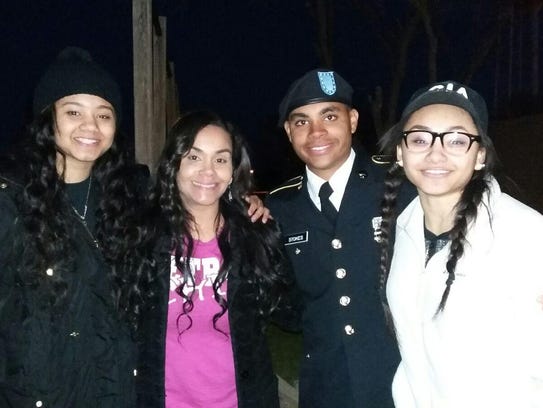 Singer's daughter alleges mistreatment by Mich. cops | khou.com