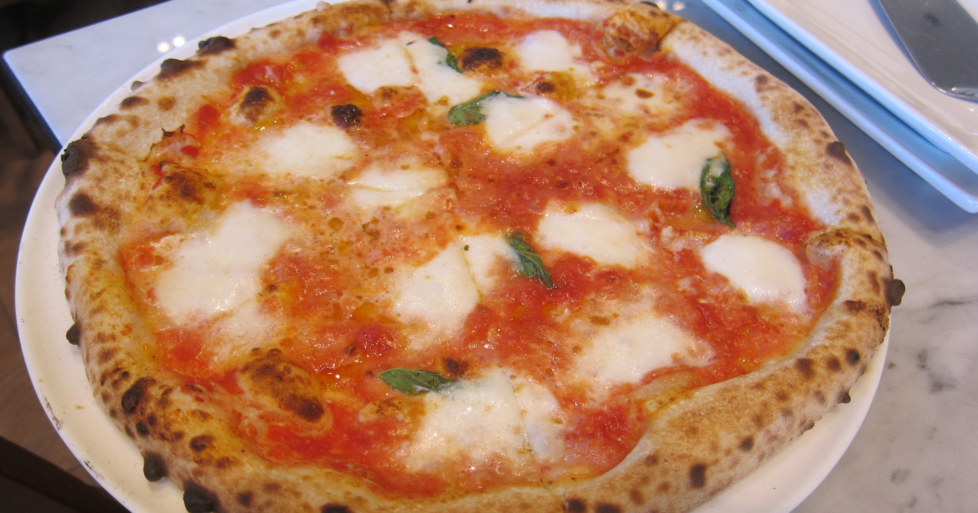 Fast-food pizza hits new heights at 800 Degrees