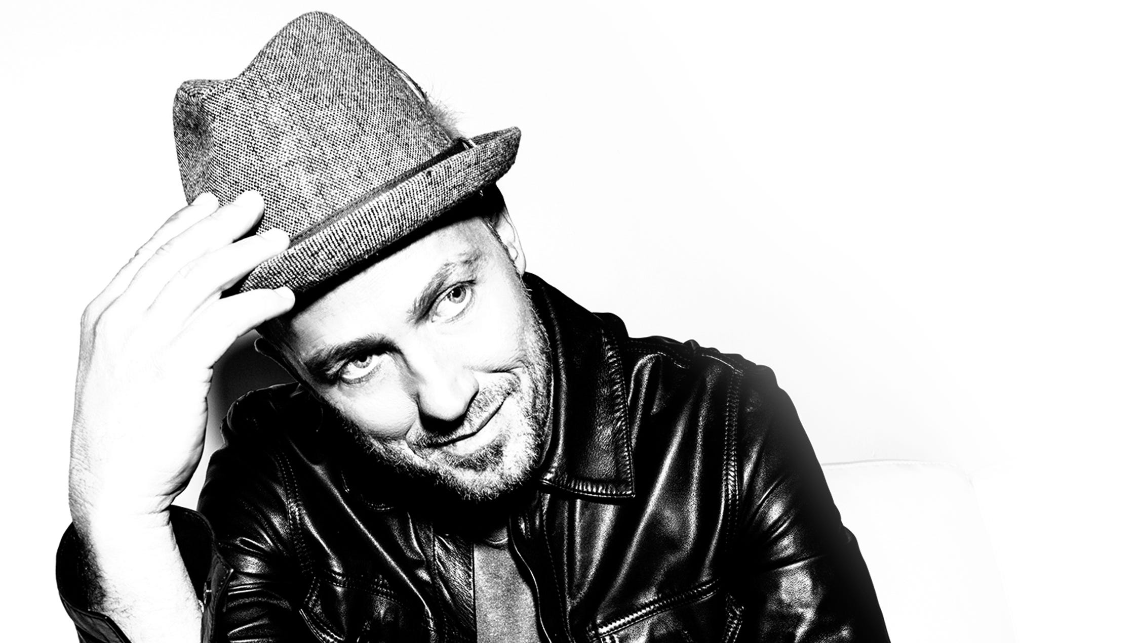 TobyMac has an unusual trek to twins