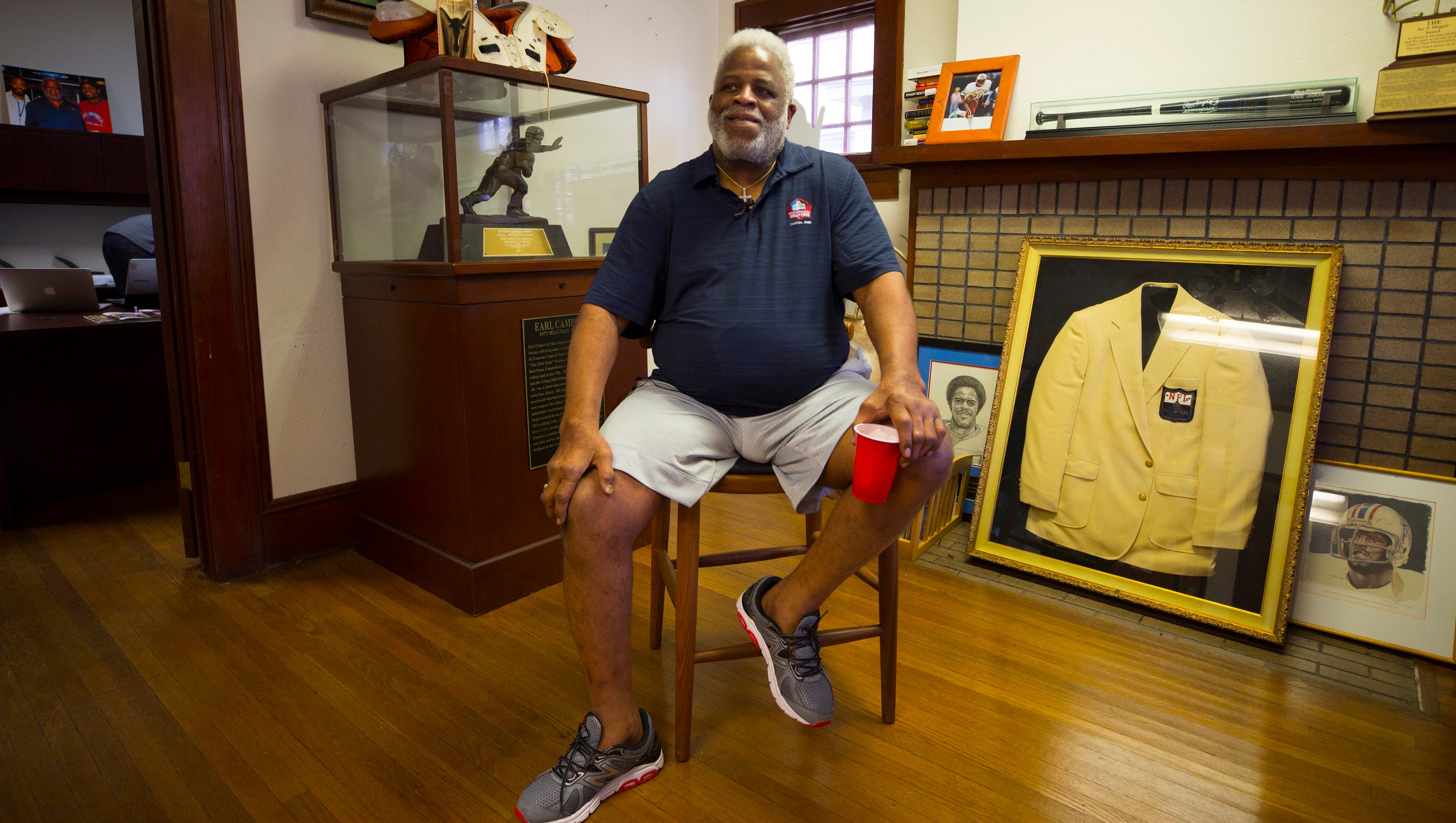 NFL legend Earl Campbell still hits hard, compares current NFL to wrestling