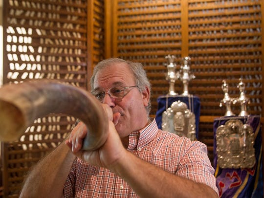 Rabbi Jack Romberg announces retirement