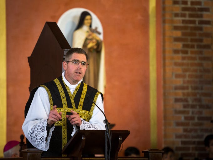 Ex-convict pleads guilty to Phoenix priest's murder