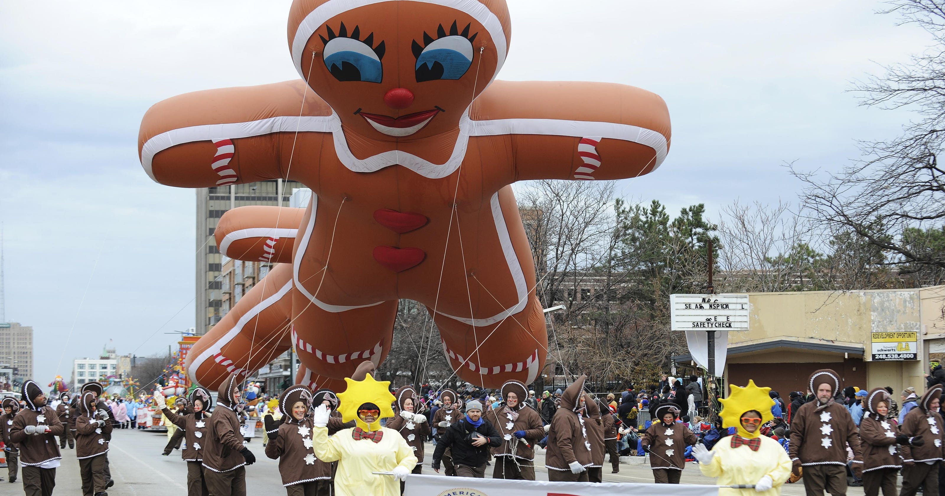 Crowds swarm downtown for Detroit parade, other events