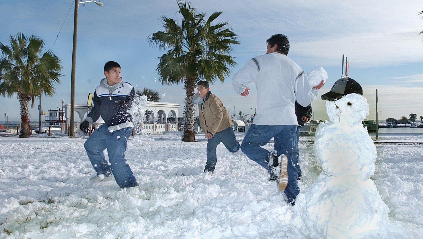Corpus Christi Christmas Snow 2004