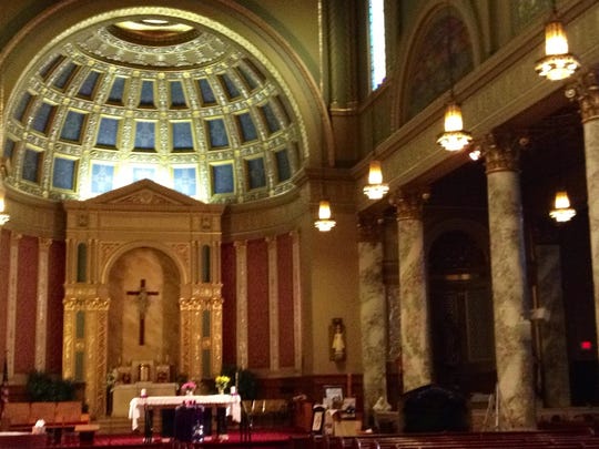 Detroit Mass Mob visits Nativity church for December