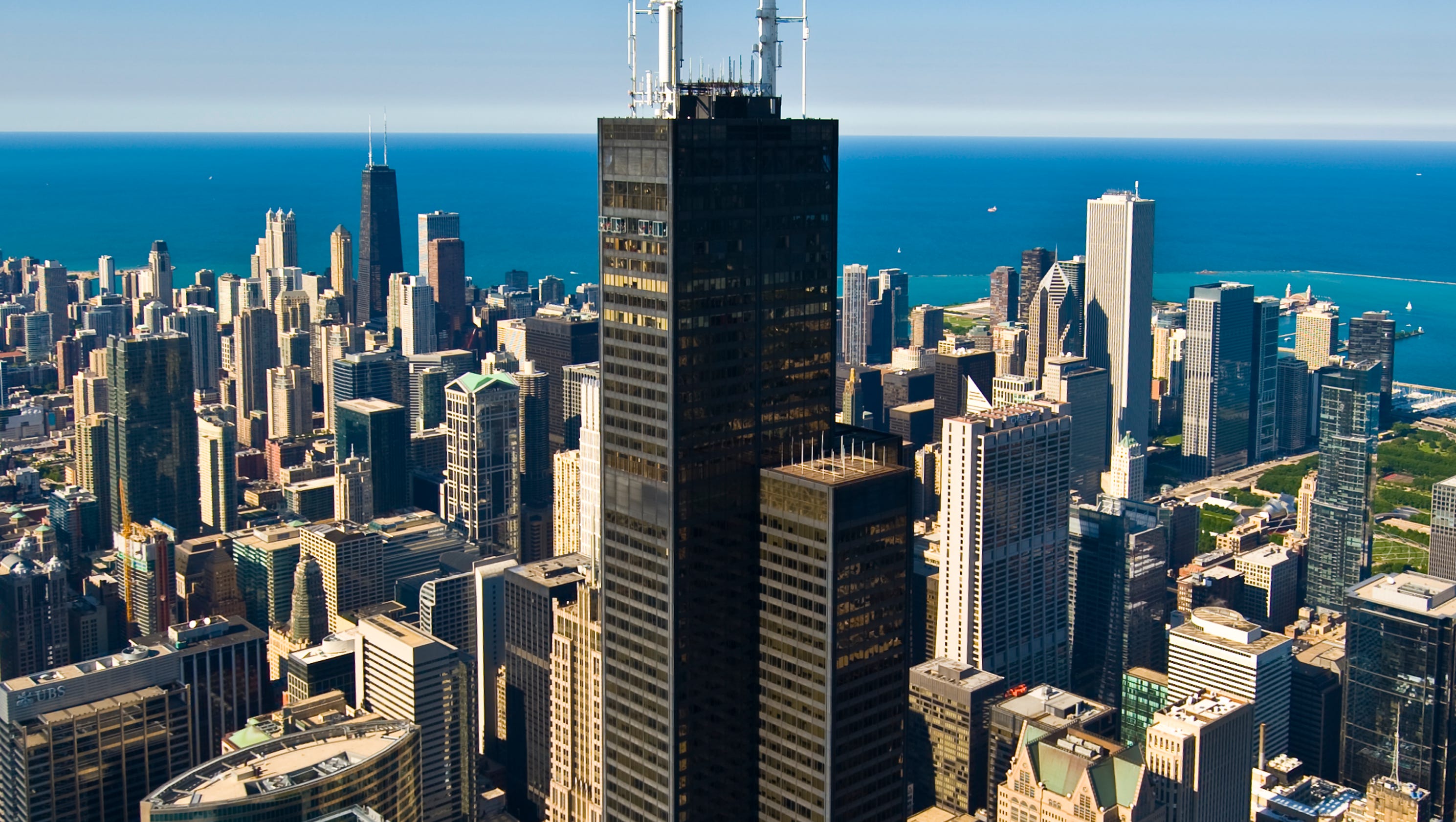 25 must-see buildings in Illinois