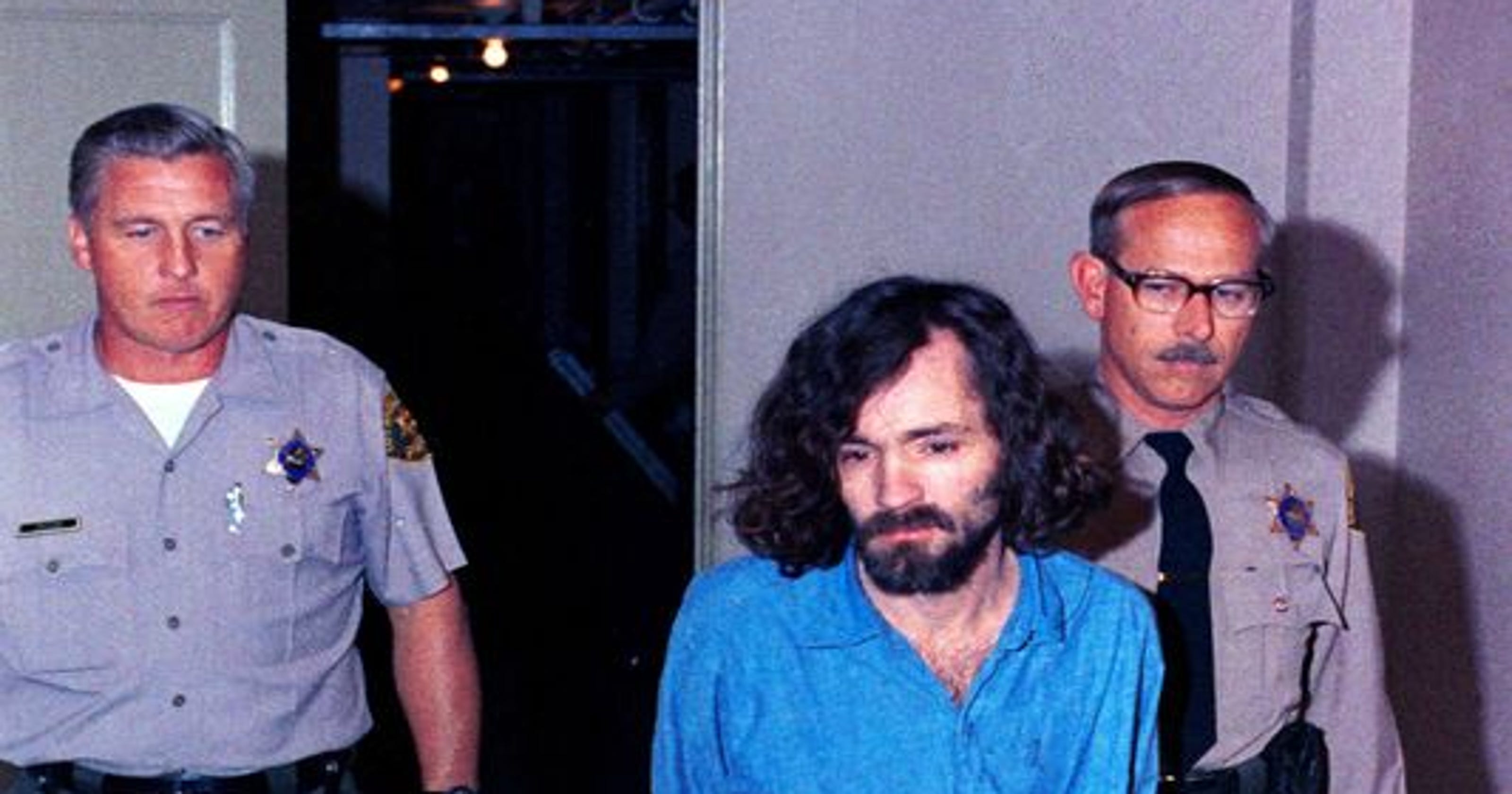 Charles Manson gets license to marry 26-year-old woman