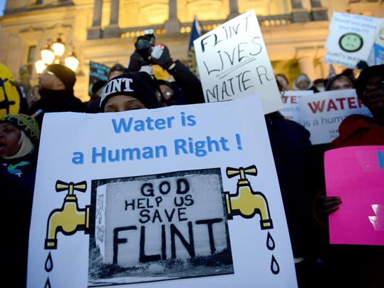 Flint crisis: 2 DEQ workers suspended without pay