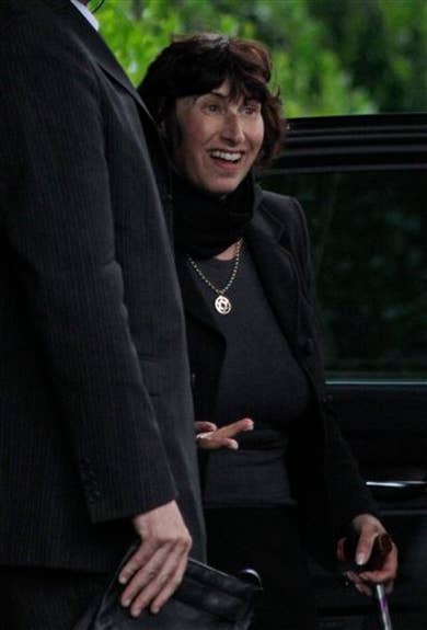 Amy Winehouse Funeral: Bekijk de emotionele beelden van haar laatste ... Amy Winehouse Funeral: Bekijk de emotionele beelden van haar laatste ...