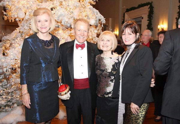 Peggy Gandy: Social Scene