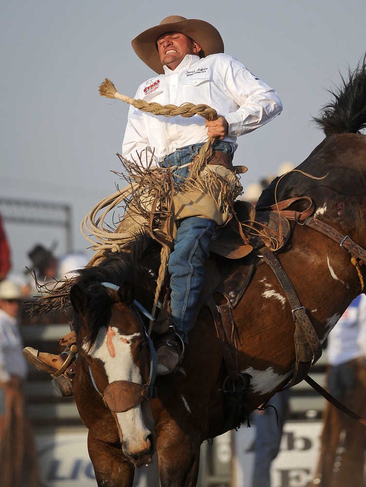 Bronc riders vie for cash