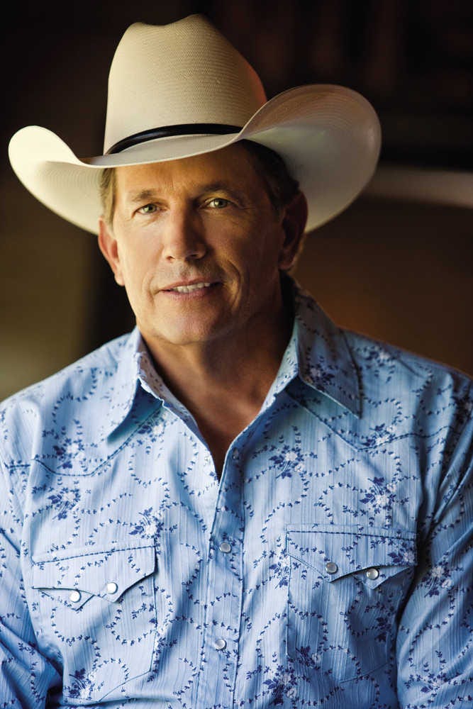 Strait opens his final organized tour with United Spirit Arena concert