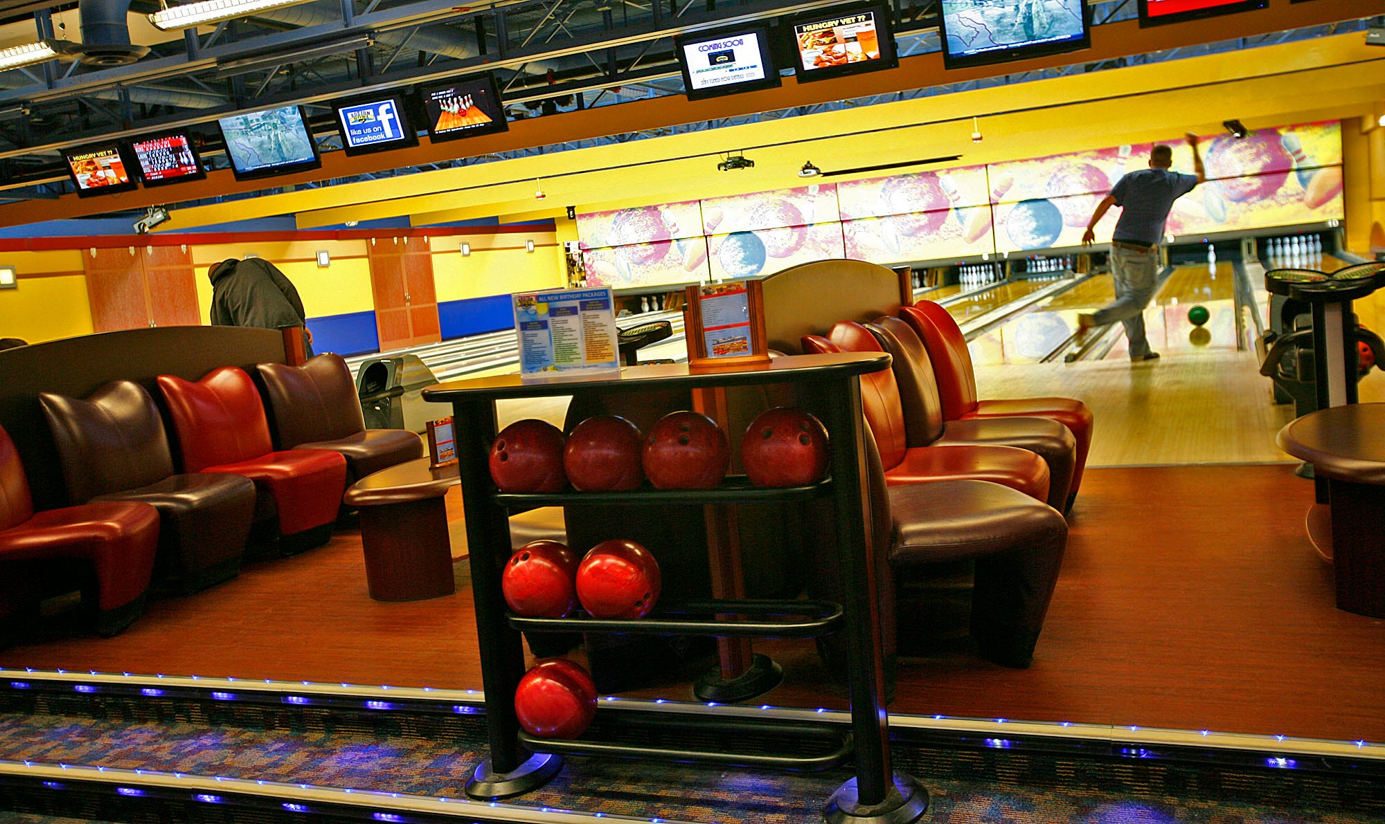 Boston Bowl Hanover unveils new space