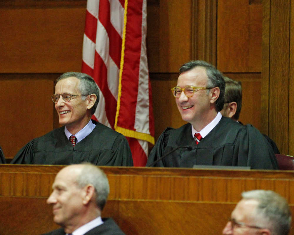 North Texas federal judge to take senior status