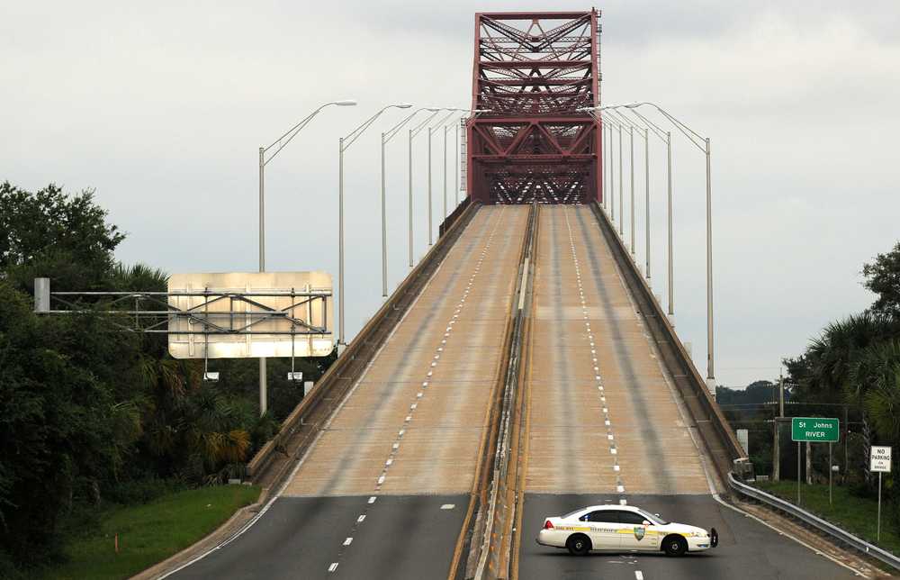 Jacksonville's Mathews Bridge shut down after ship hits it
