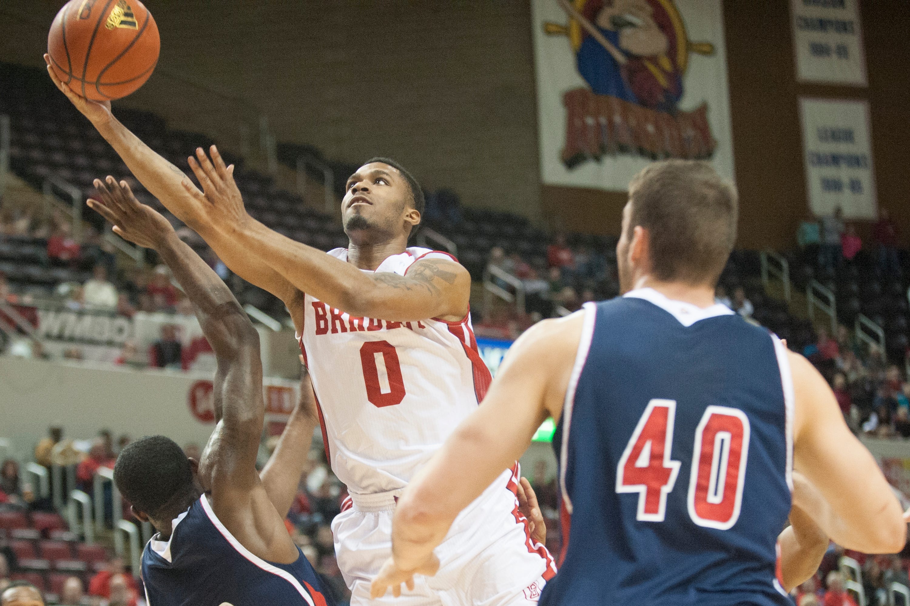 Bradley home win streak on line against Illinois Chicago of MVC