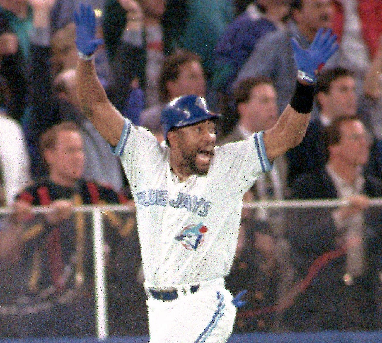 Drake pays homage to Joe Carter, Blue Jays via Meek Mill diss track ...