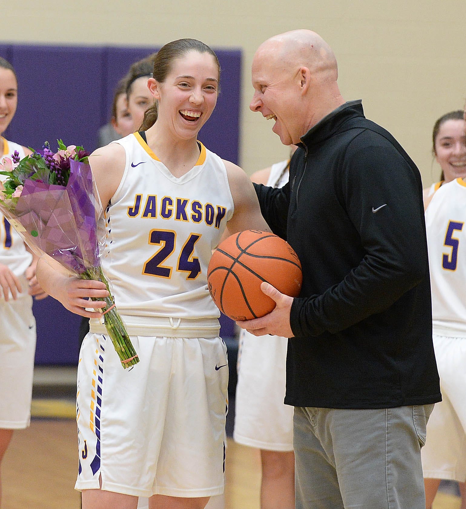 Bosley on scoring record: 'I hope Mikesell buries it'