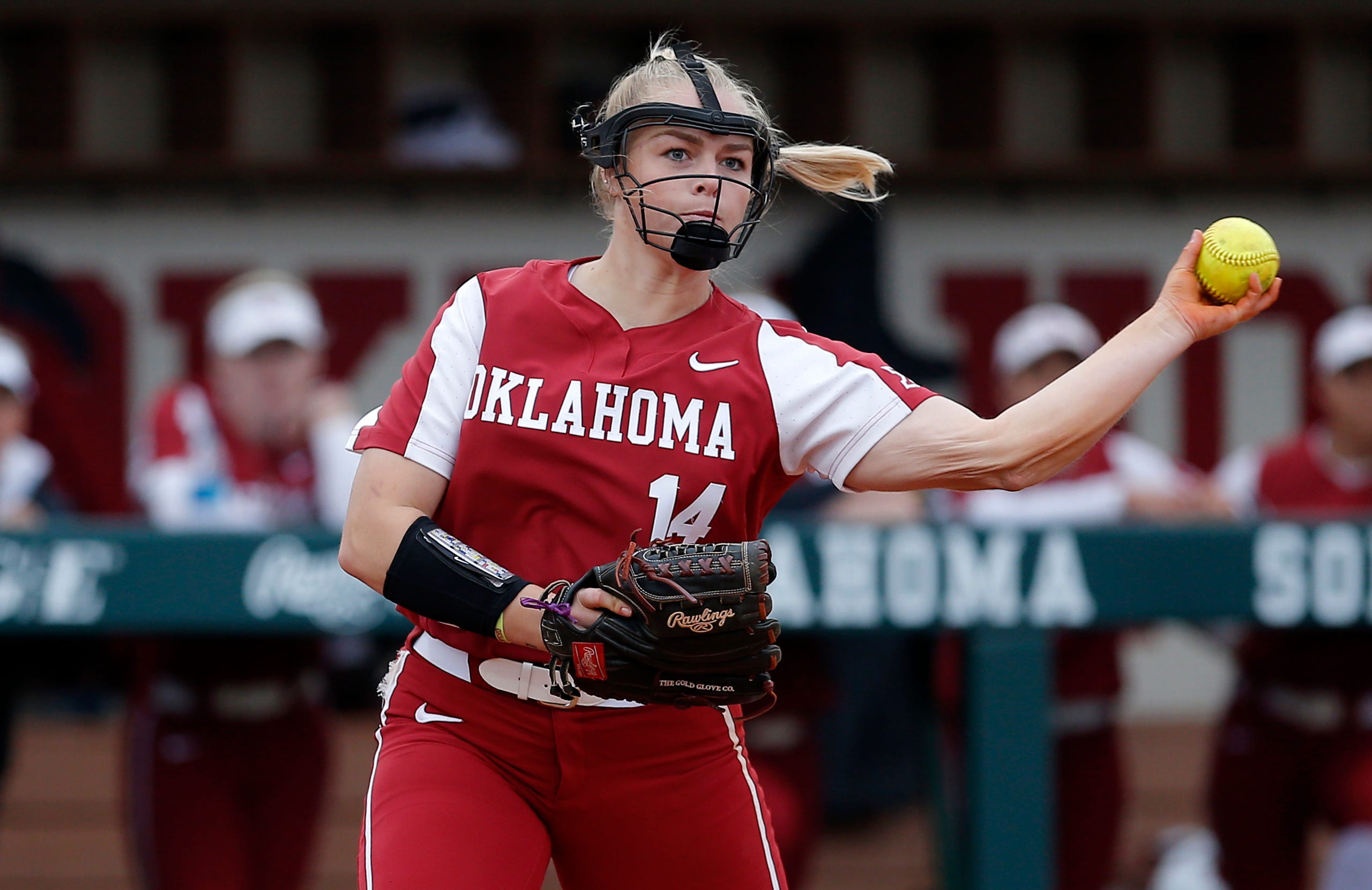 Inspired by an Olympic gold medalist, Lowary shows transformation at OU