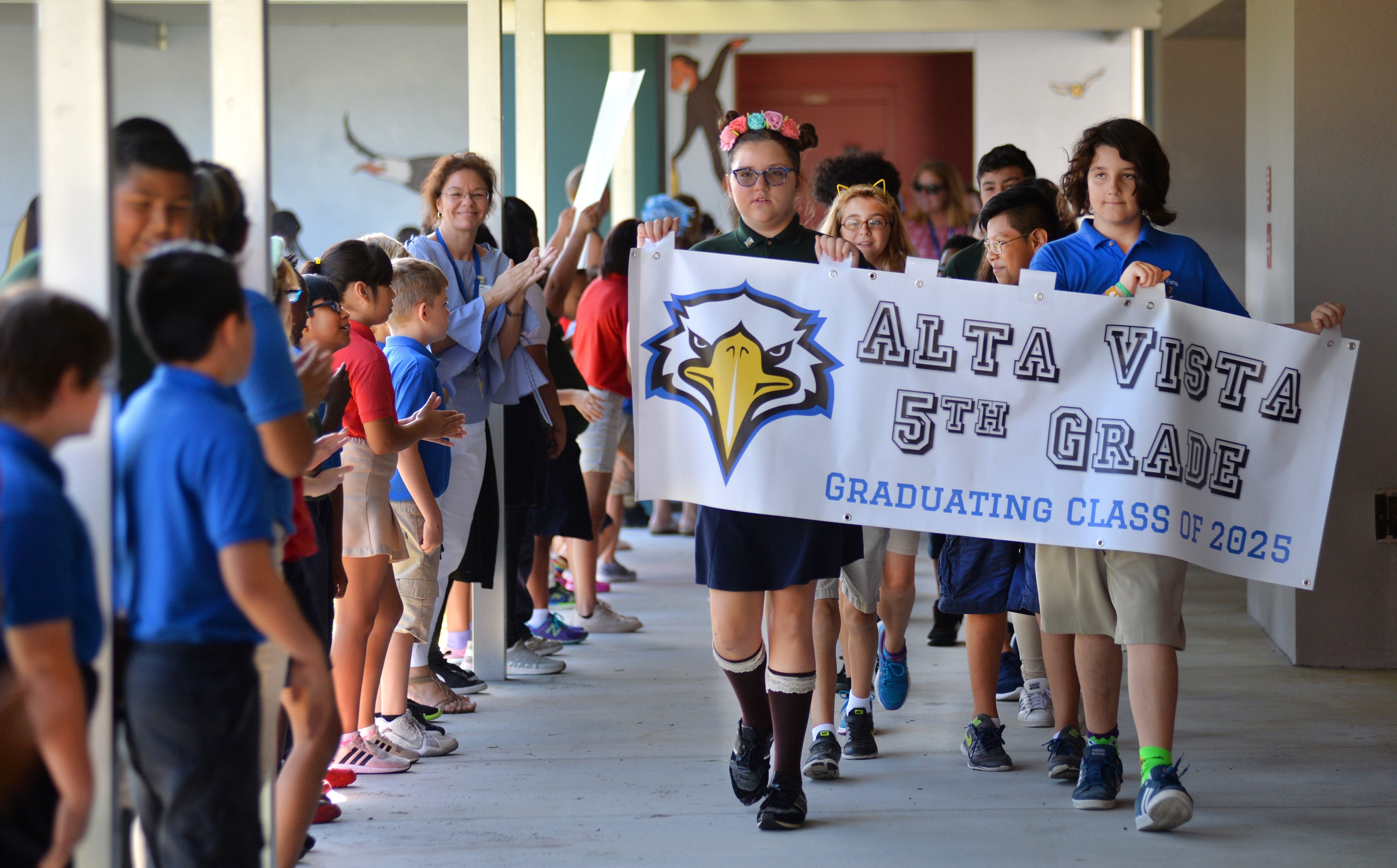 Graduating seniors visit Alta Vista Elementary to inspire the Class of 2025
