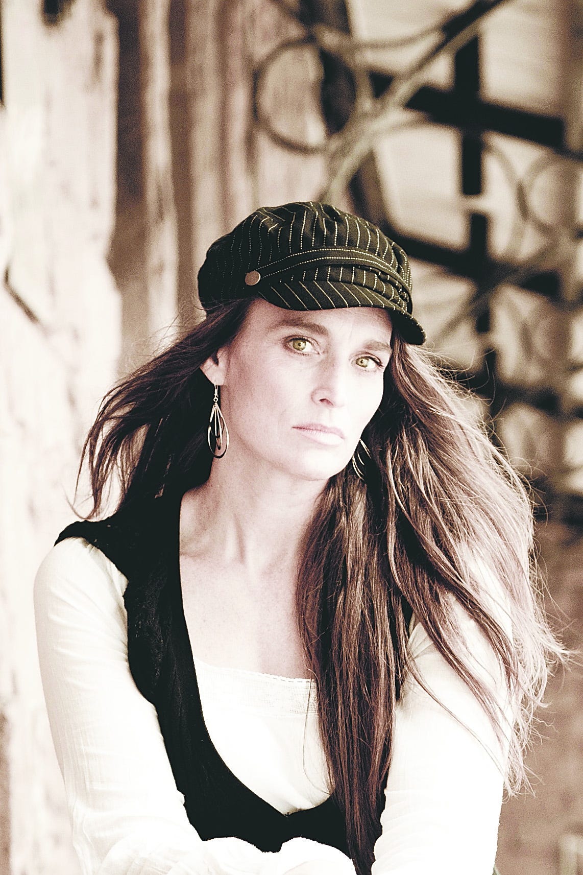 Music: Taunton native Kerri Powers mixes styles