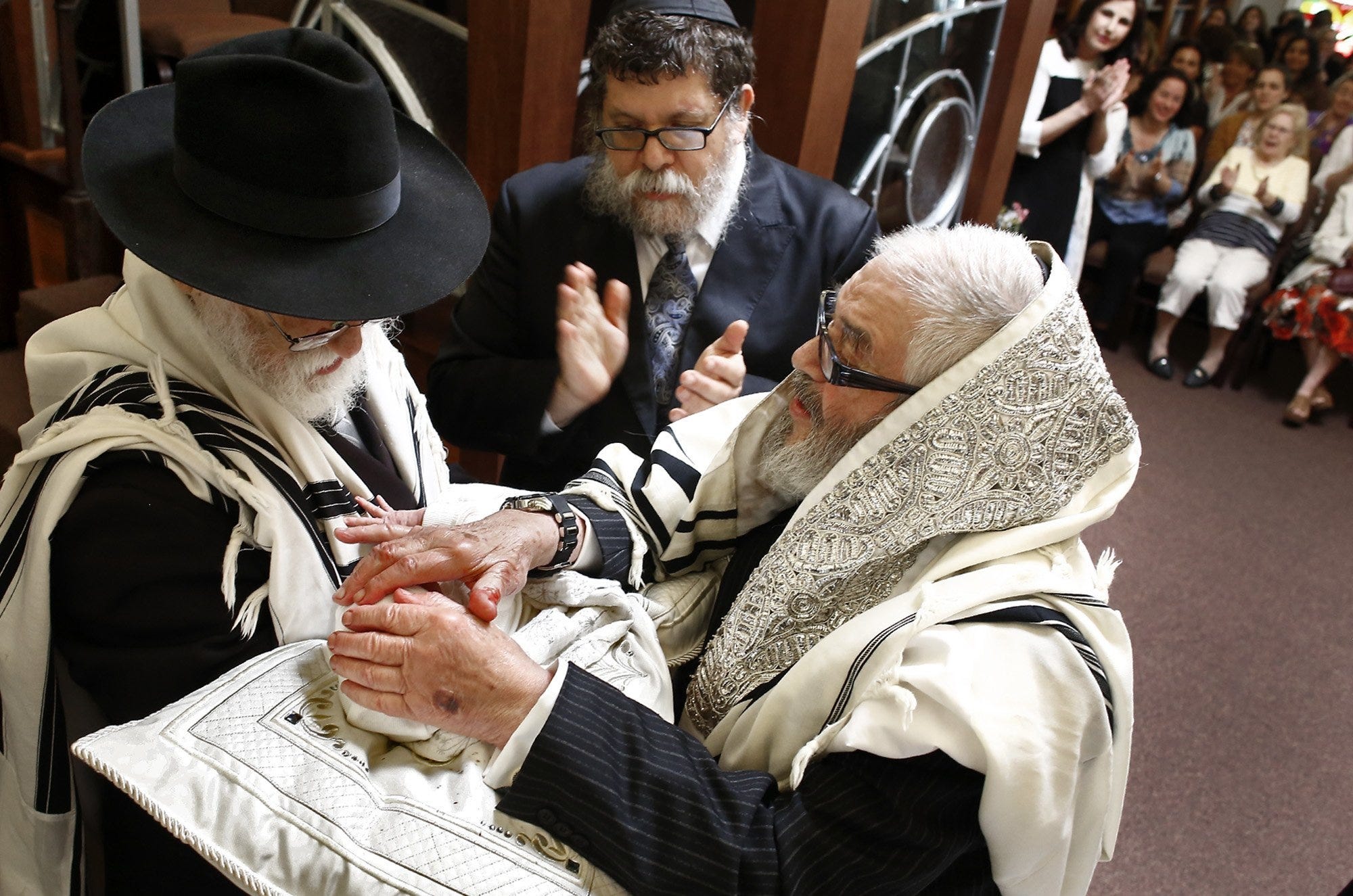 At 90, Holocaust survivor continues to perform bris