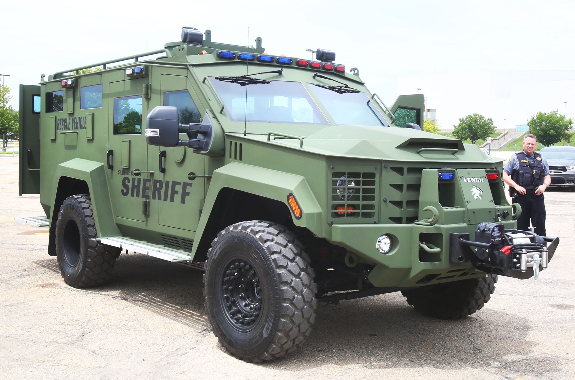 Sheriff's office shows off armored vehicle