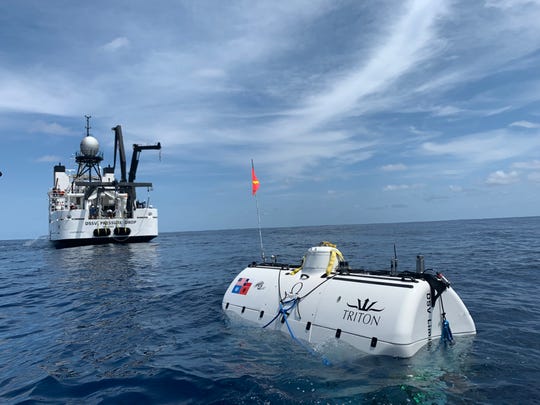 Victor Vescovo, Triton sub dives Mariana Trench in Five Deeps Expedition
