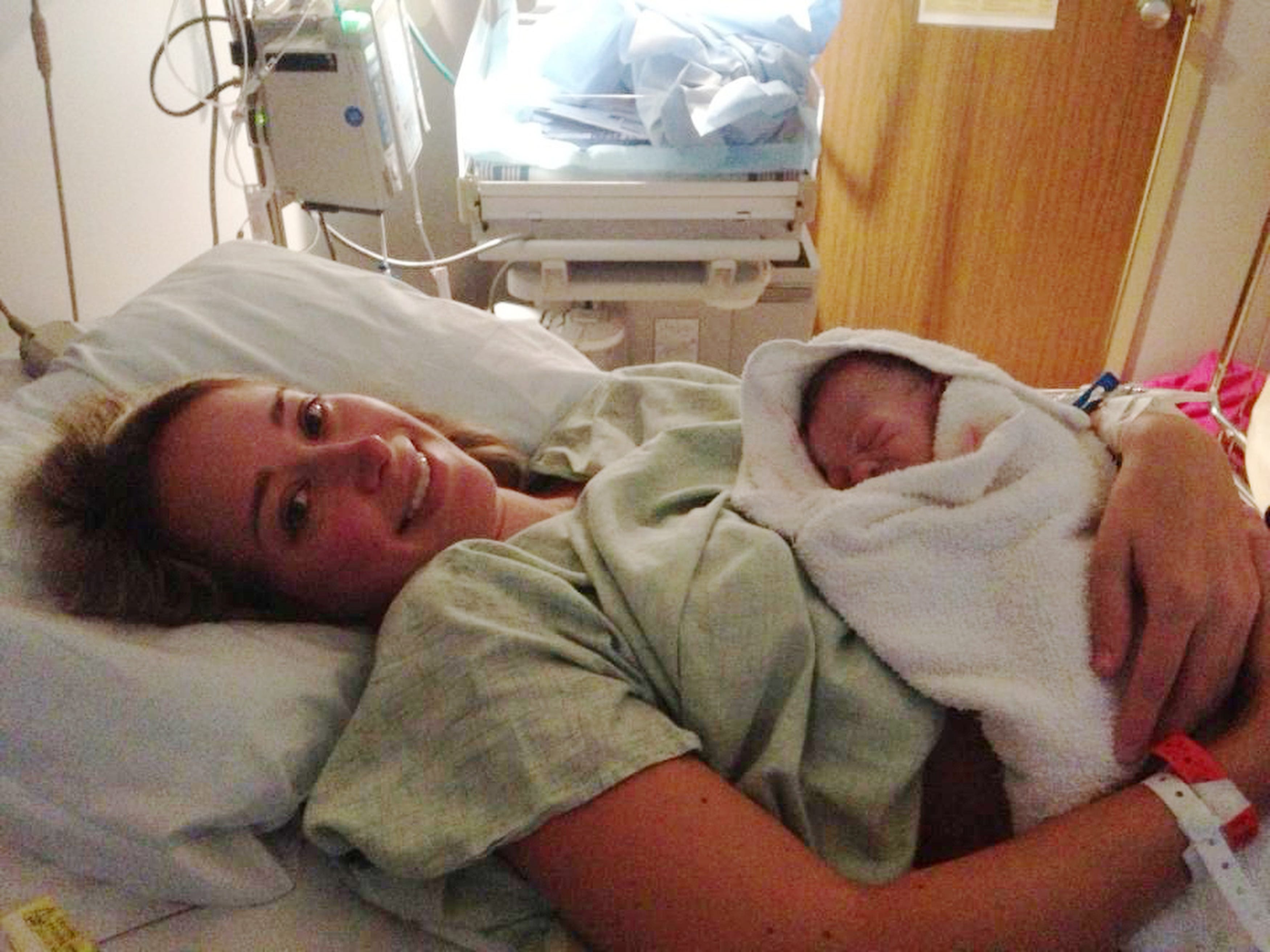 Episiotomy vs tearing: Moms cut during childbirth despite guidelines