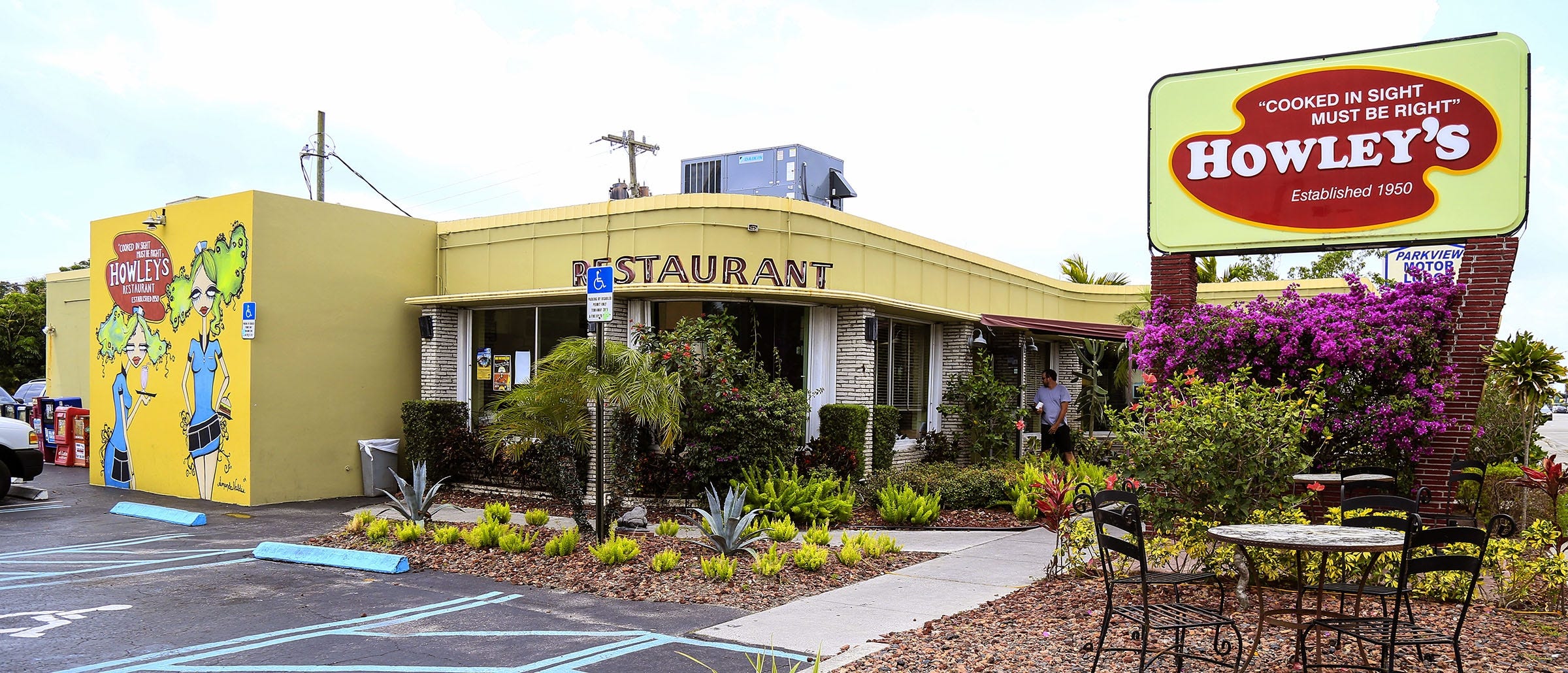 Iconic West Palm restaurant Howley's turns 69, hosts party this weekend