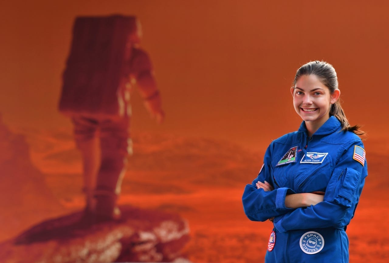 The girl who dreams to live on Mars