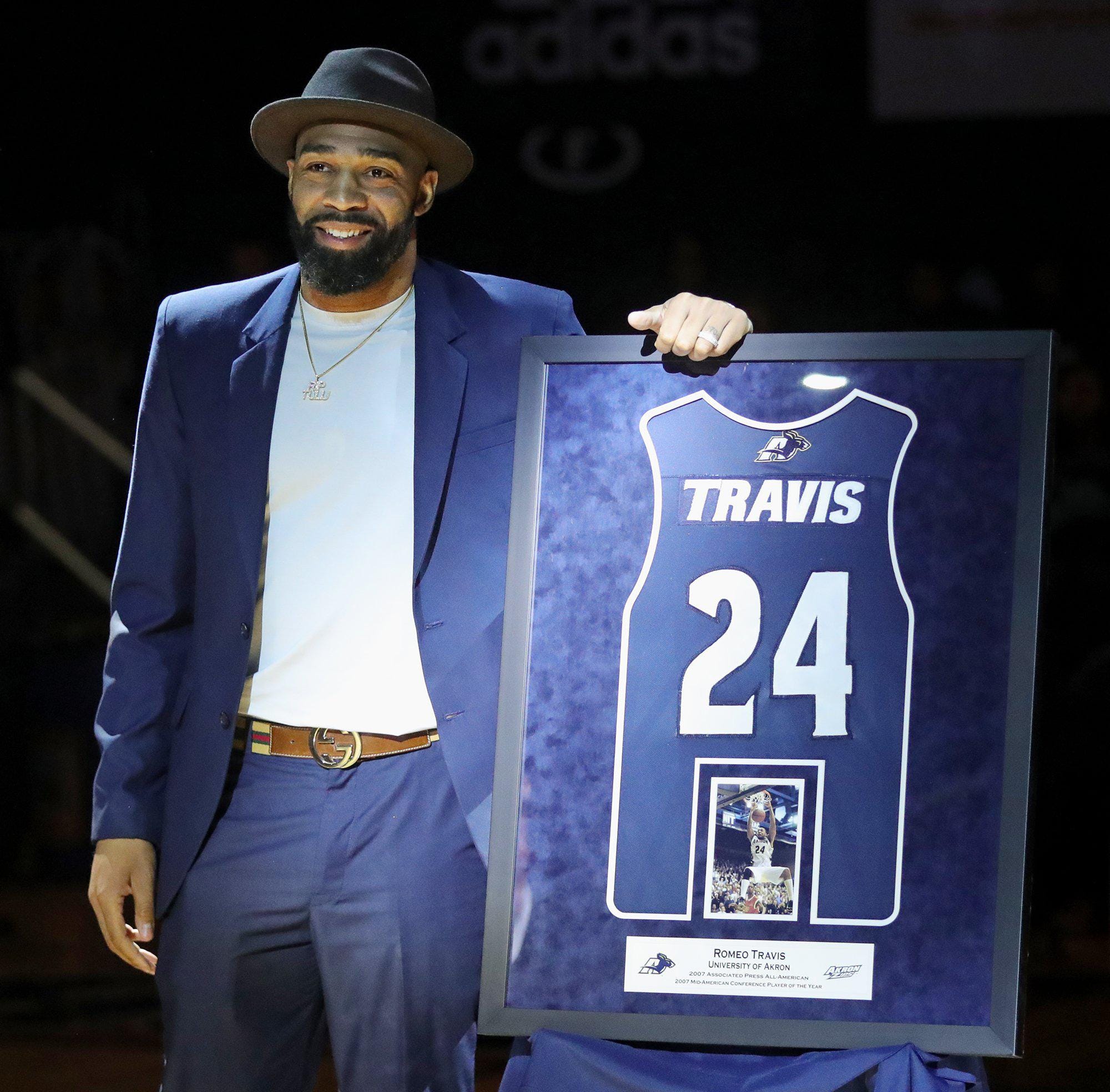 UA retires number of former Zips star Romeo Travis