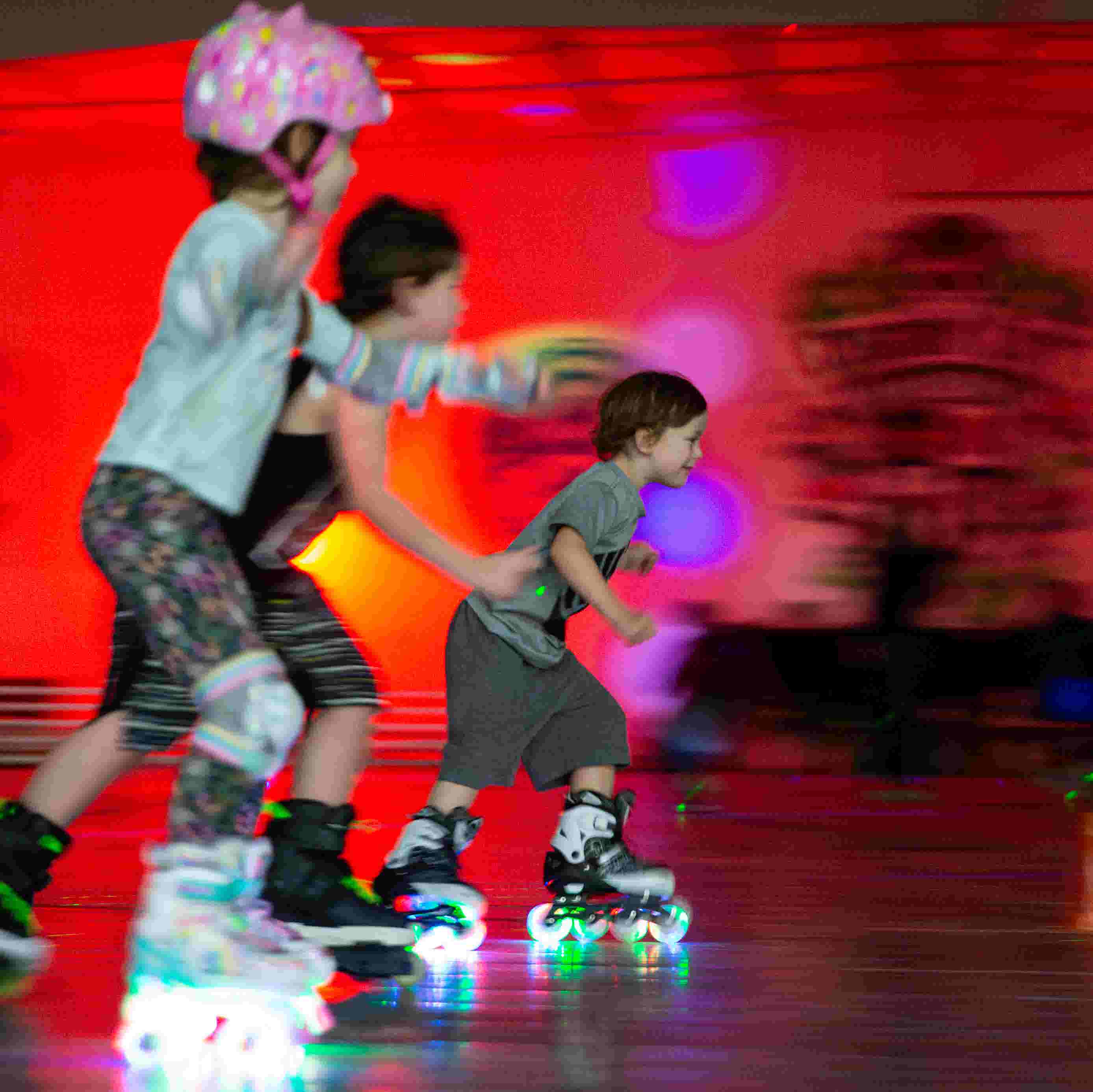 Traveling Wheelz roller skating rink brings fun to Salem, OR