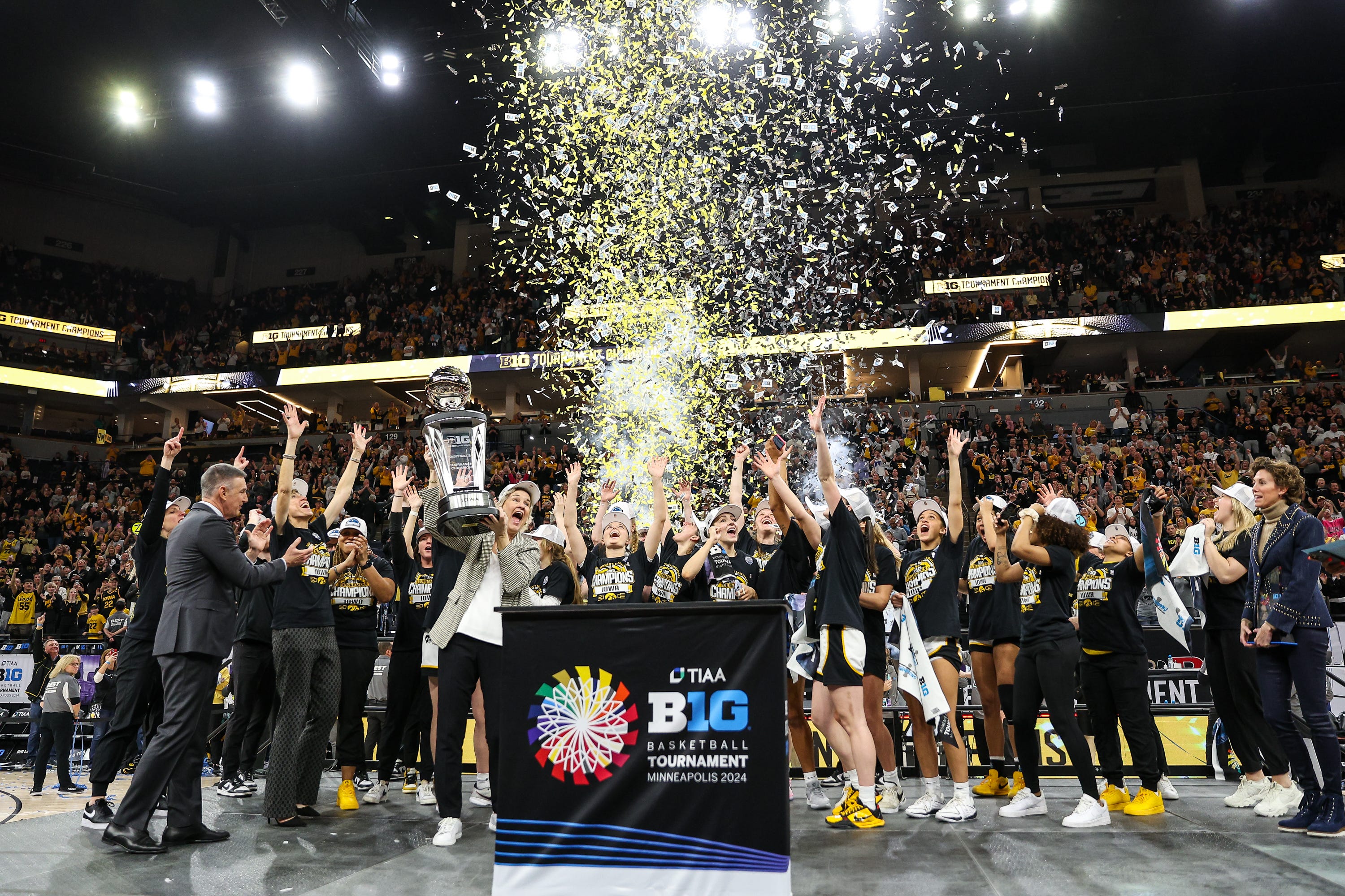 Selection Sunday 2024 live updates: March Madness brackets, schedules ...